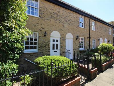 Property details for Stour Court, Sandwich Per Calendar Month £1,200 p ...